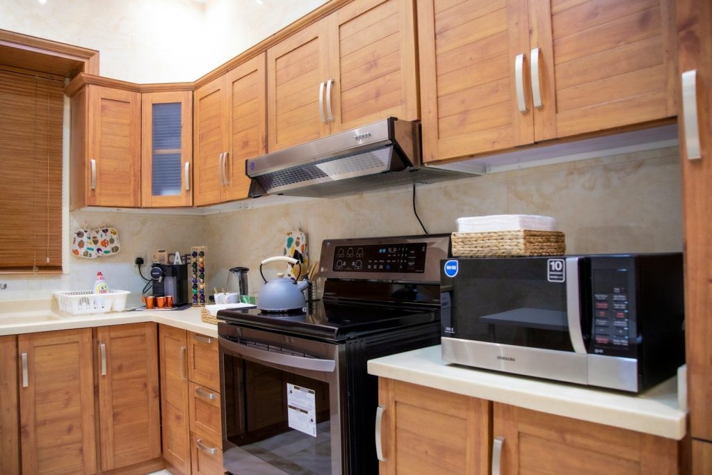 This Simple Kitchen Upgrade Idea Is Transforming Outdated Cabinets ...